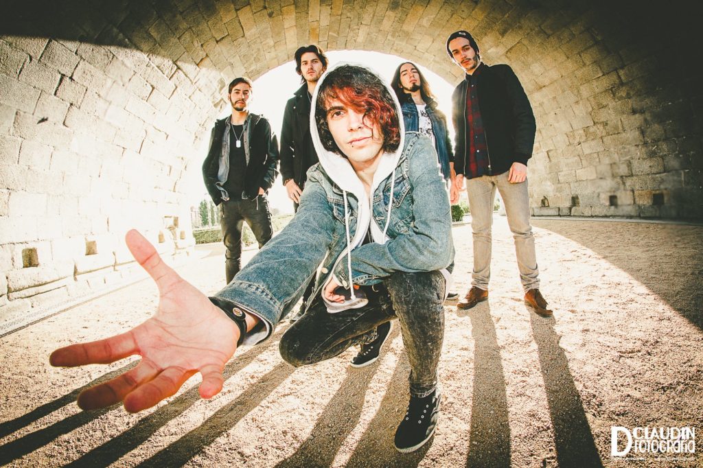 «We Can Break The World» es el nuevo single de Walking With Wolves ...