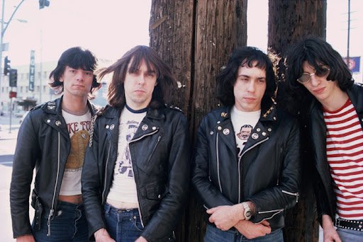 Ramones – Merry Christmas (I Don’t Want To Fight Tonight) – Rock4Spain
